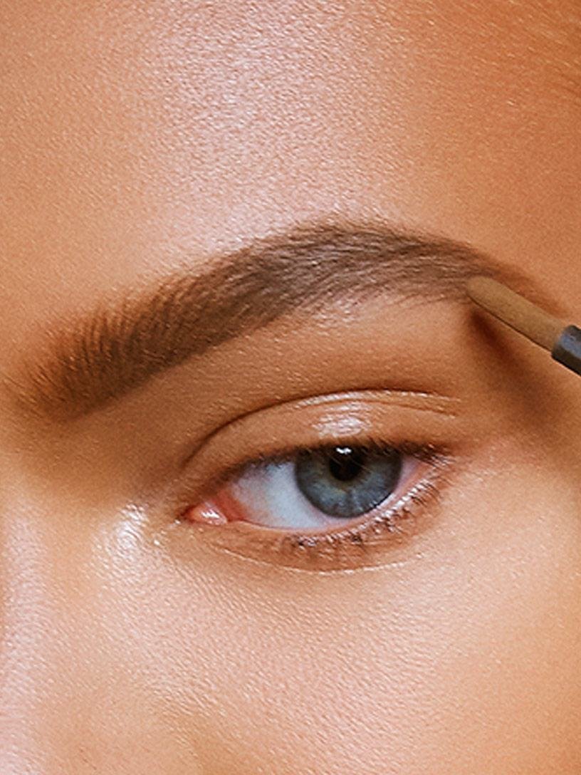 Je wenkbrauwen vormgeven met modellerend krijt | Maybelline